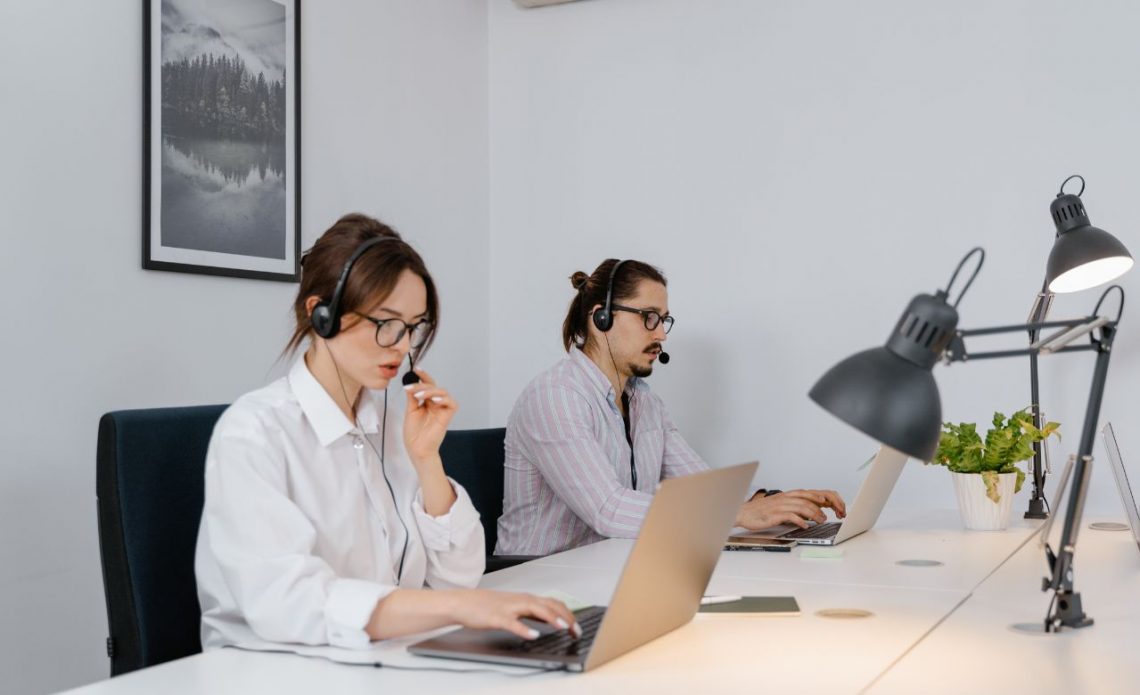 Las mejores prácticas en implementación de tecnología VoIP para pequeñas y medianas empresas ...